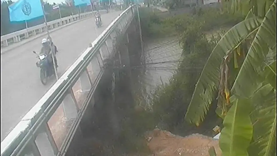 Live Webcam Bridge over the Yom River, Pho Thale