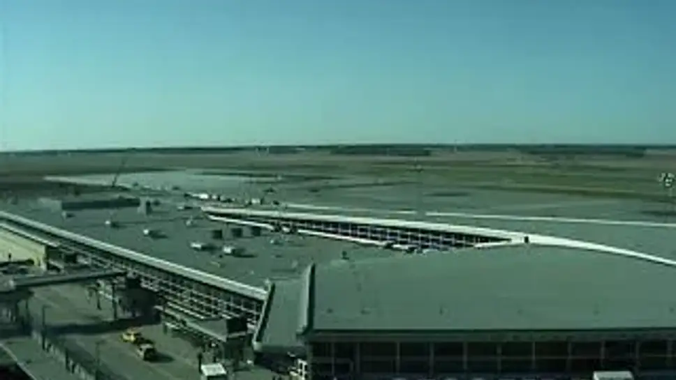 Live Webcam Edmonton International Airport, view 2