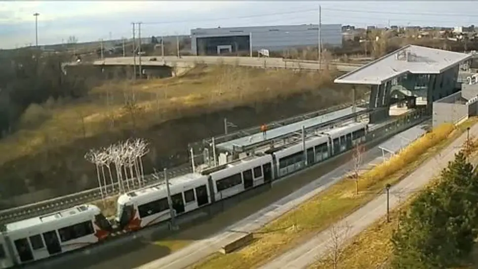 ライブカメラ O-Train ライン 1、オタワ