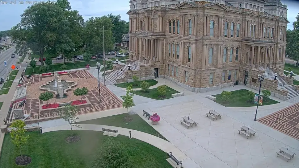 Live Webcam Courthouse Plaza, Troy